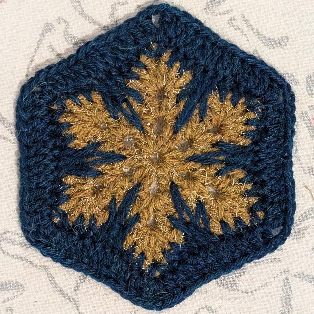 Snowflake hexagon with spike stitch | 2.5 hr workshop – baaadrabbitfa